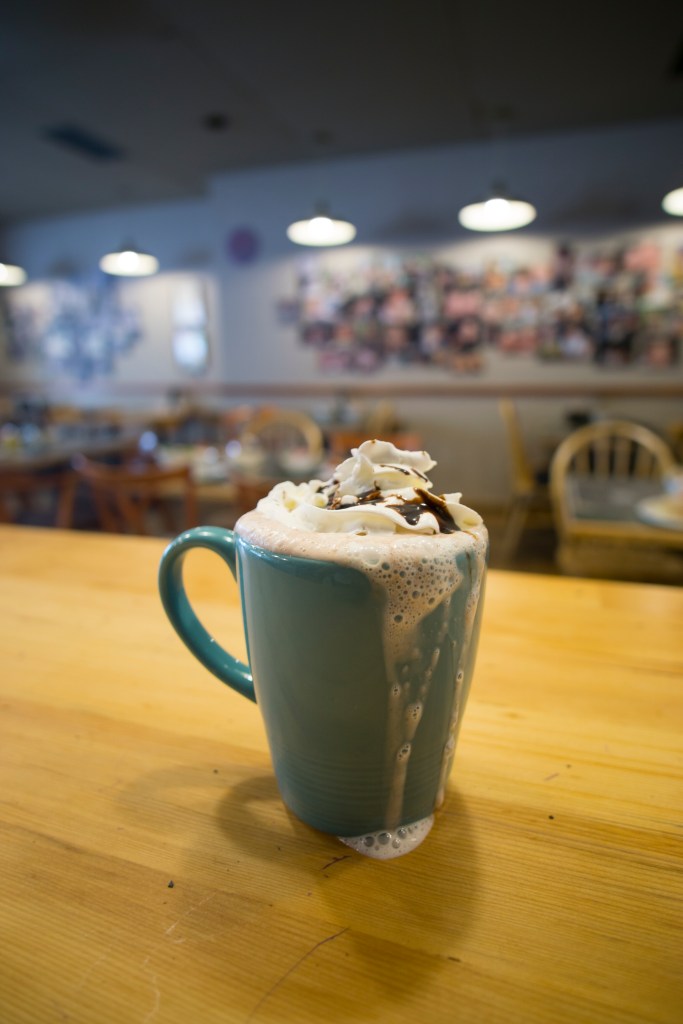 Hello Toast – Funky, bustling Breakfast and Lunch Restaurant